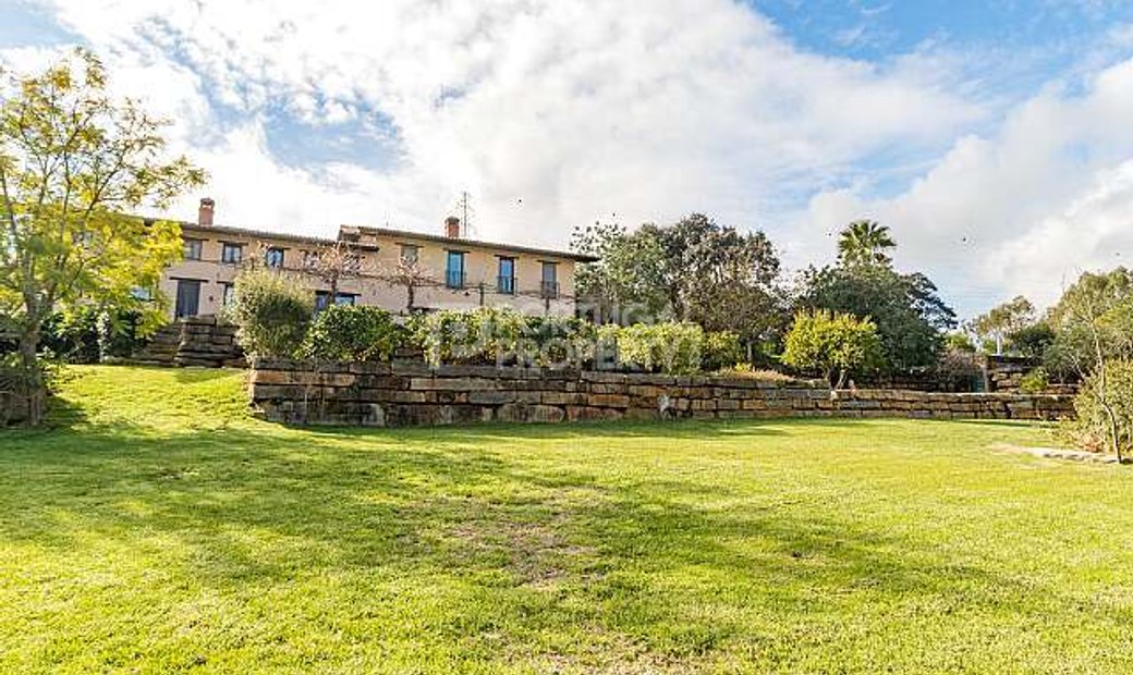 Exquisite Hilltop Villa With Stunning Mountain And In Estói, Algarve ...