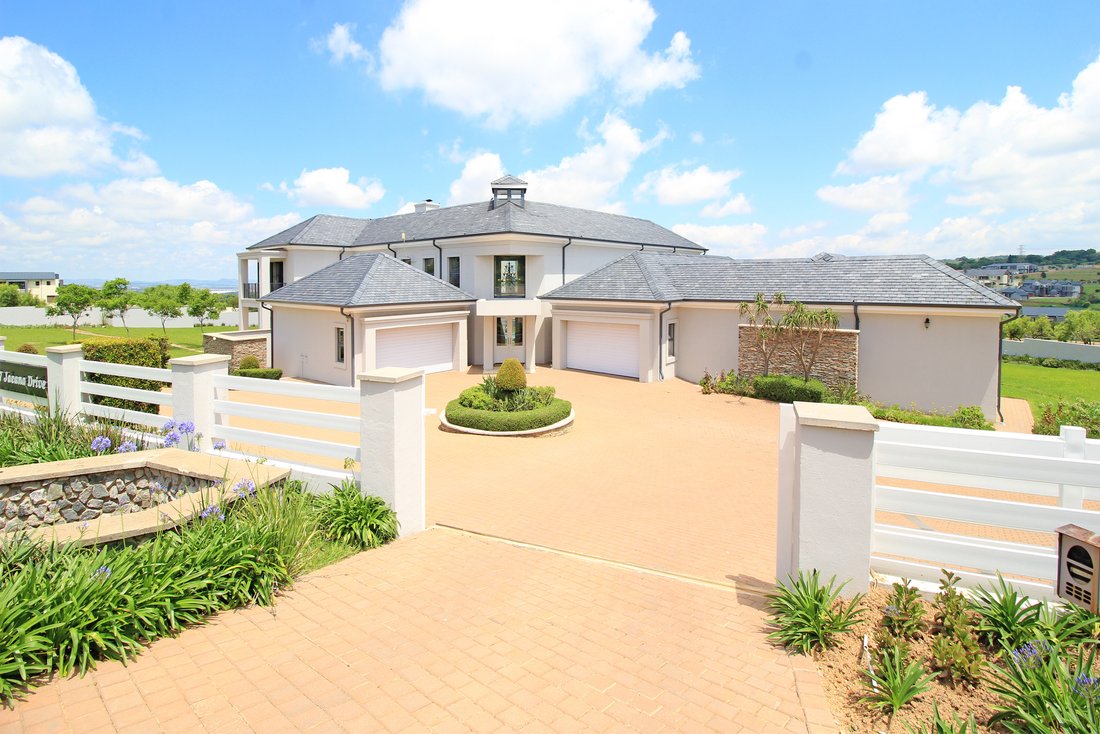 Opulent 5 Bedroom Estate With Expansive In Midrand, Gauteng, South ...