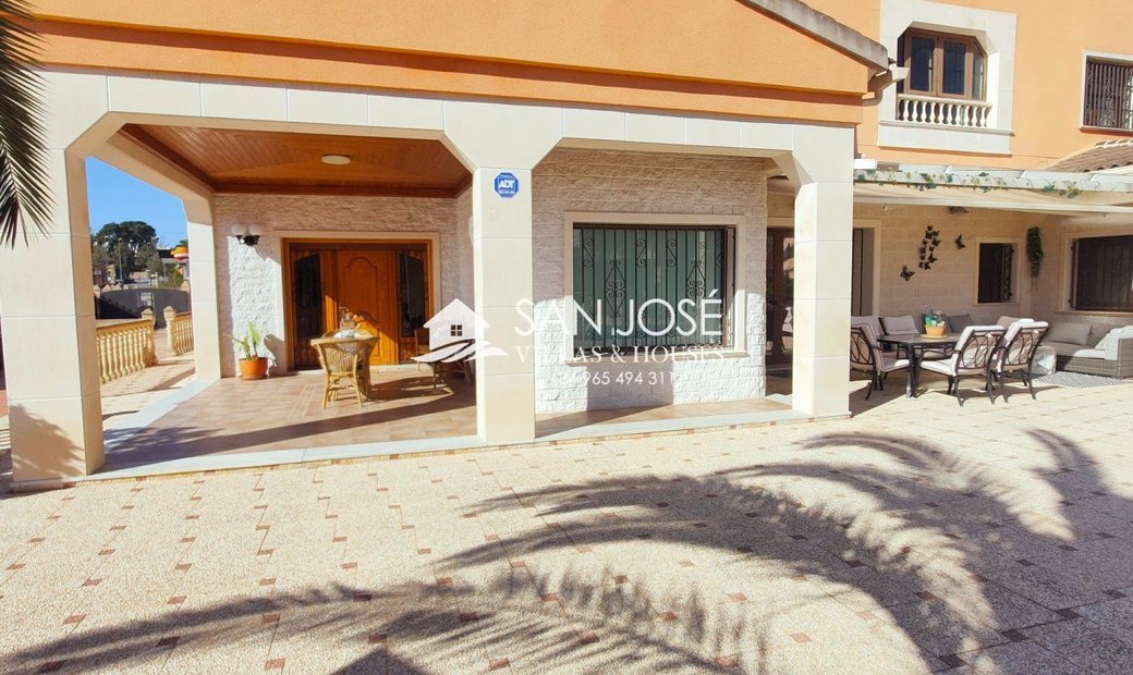 Hondon De Las Nieves Villa In El Fondó De Les Neus, Valencian Community ...