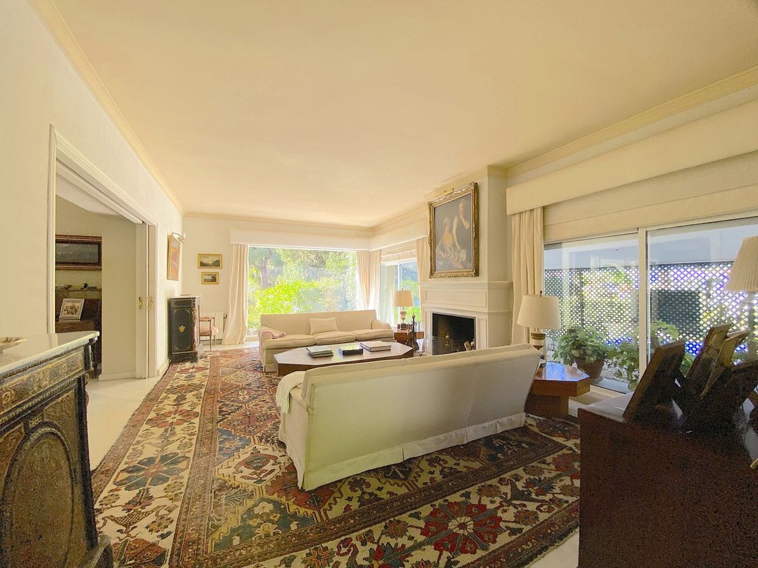 Marbella Villa In Marbella, Andalusia, Spain For Sale (15105873)