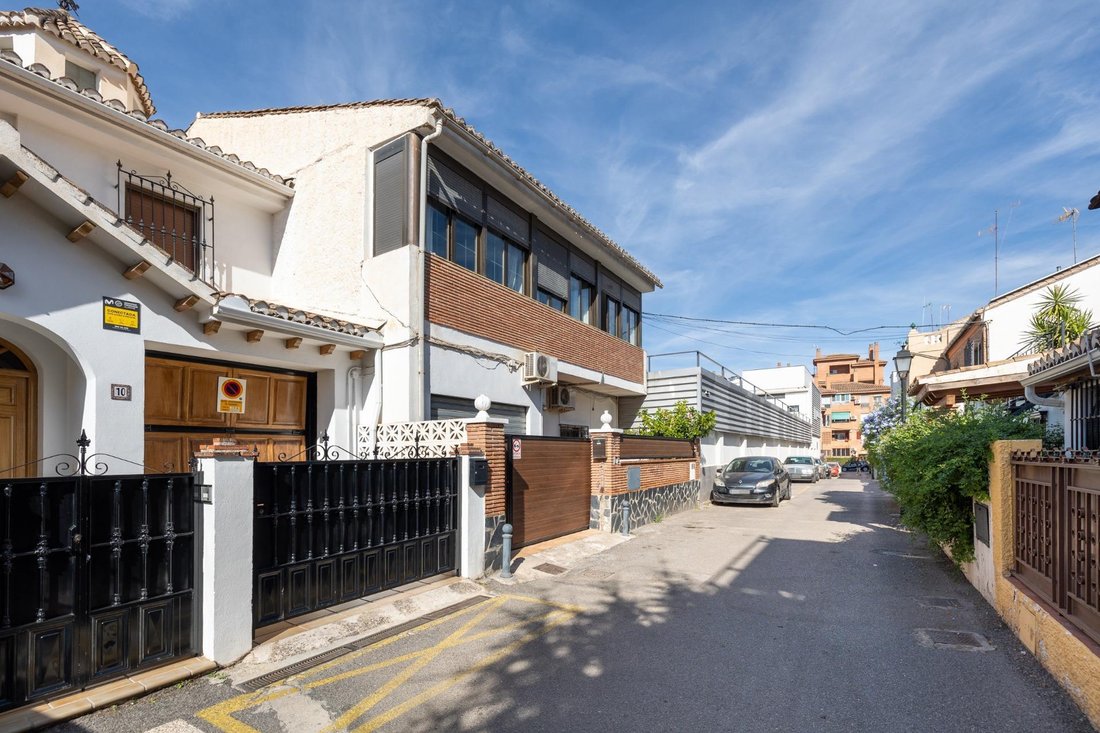 Granada House In Genil, Granada, Spain For Sale (15109259)