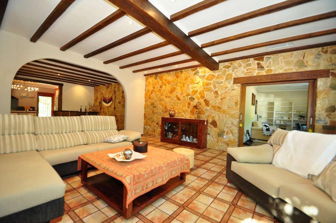 Petrer Villa In Petrer, Valencian Community, Spain For Sale (15116307)