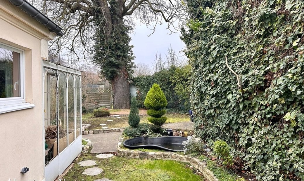 House In Exceptional Location In Saint Germain En Laye, île De France ...