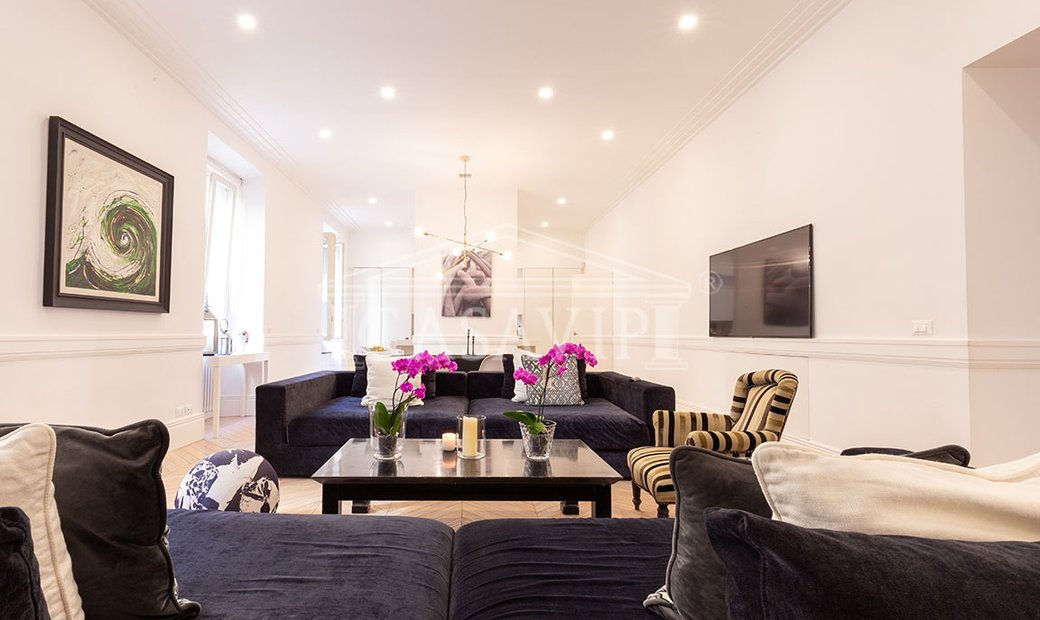 Elegance Meets Modern Living: Stunning 220 Sqm Apartment In Rome, Lazio ...