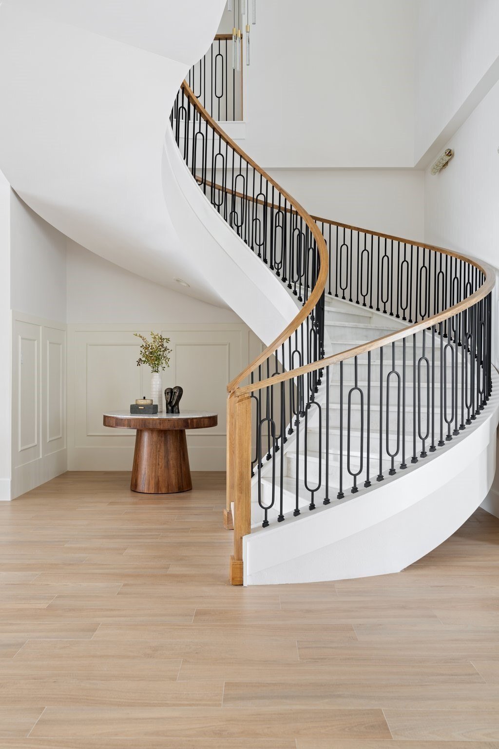 Stunning New Construction In An Exclusive Gated In Spring, Texas ...