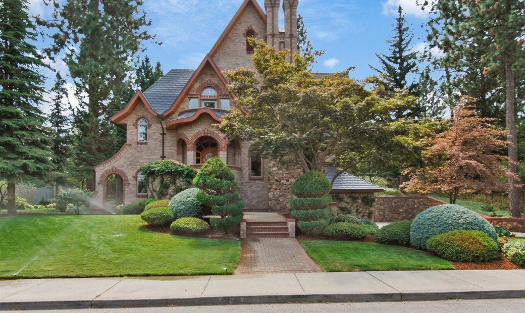 Modern Castle In Grapetree In Spokane, Washington, United States For ...