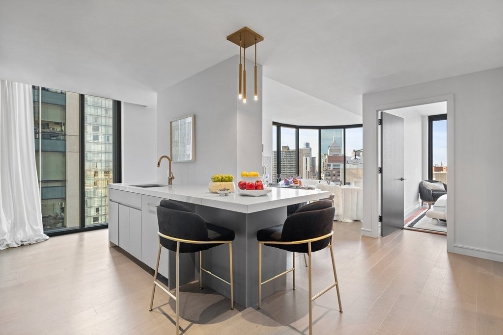 Condo Boston In Boston, Massachusetts, United States For Sale (15117470)