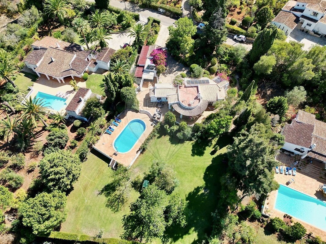 Aqui Está A Tradução Para Inglês: This Single Storey In Portimao ...