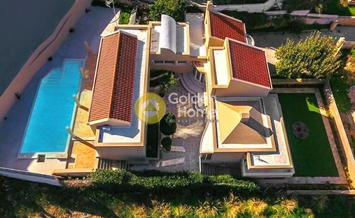 Luxe rénové maisons à vendre à Violi Charaki, Crète, Grèce | JamesEdition