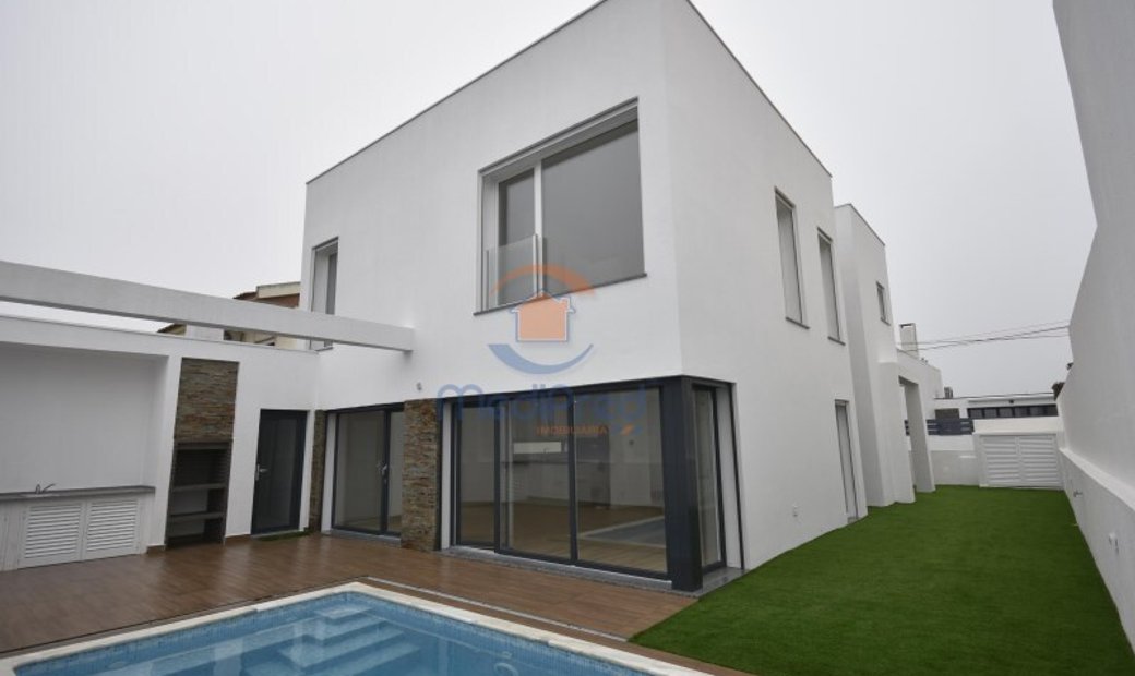 House 4 Bedrooms Sale Almada In Almada, Setubal, Portugal For Sale ...