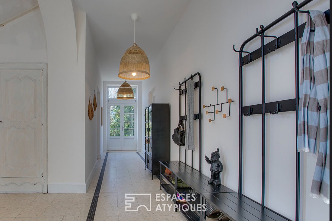 Mansion In Soothing, Modern Tones In Dax, Nouvelle Aquitaine, France ...