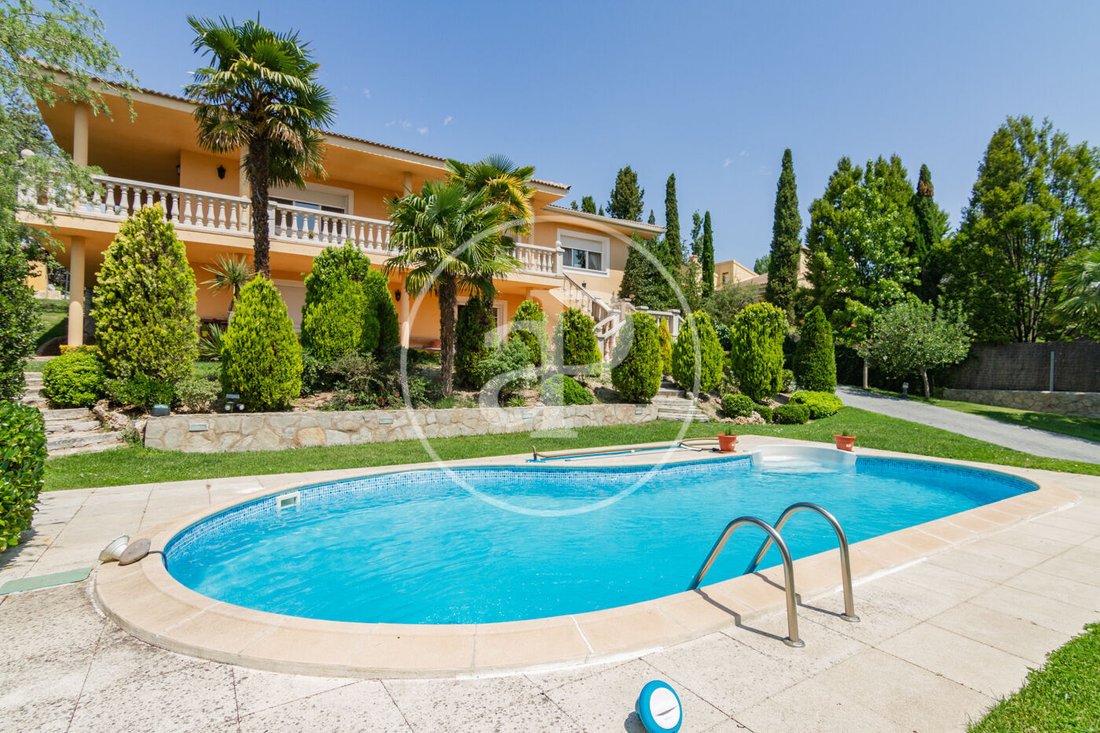 Algete Villa In Algete, Community Of Madrid, Spain For Sale (15122232)