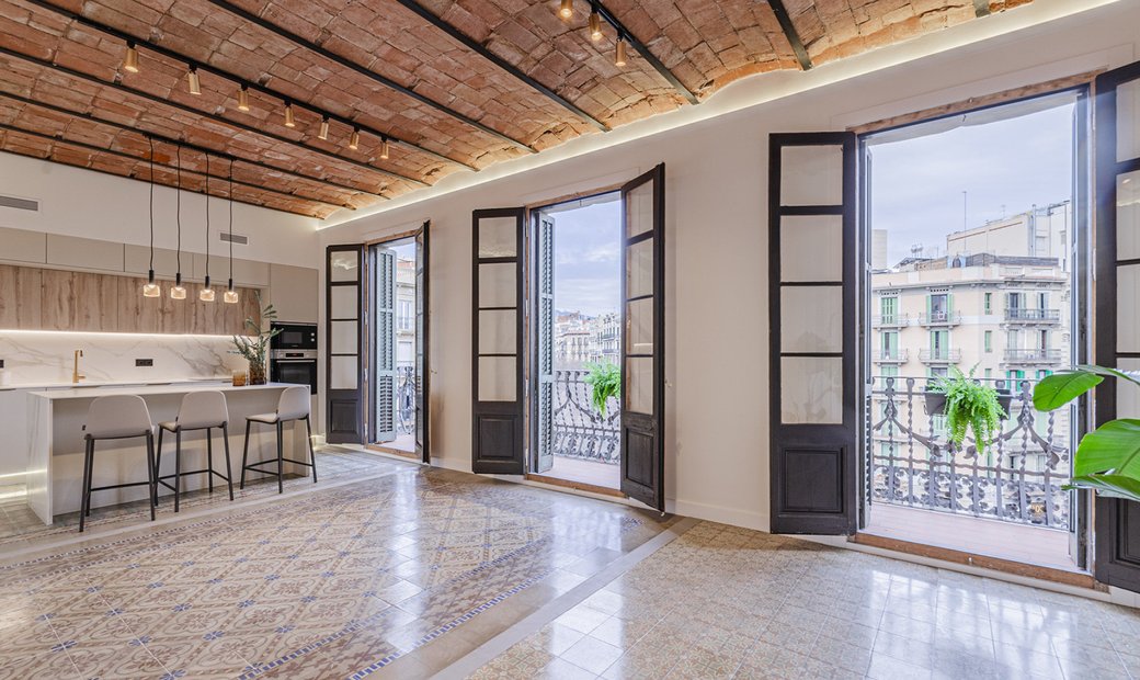 Elegant Corner Apartment Recently Refurbished In In Barcelona ...