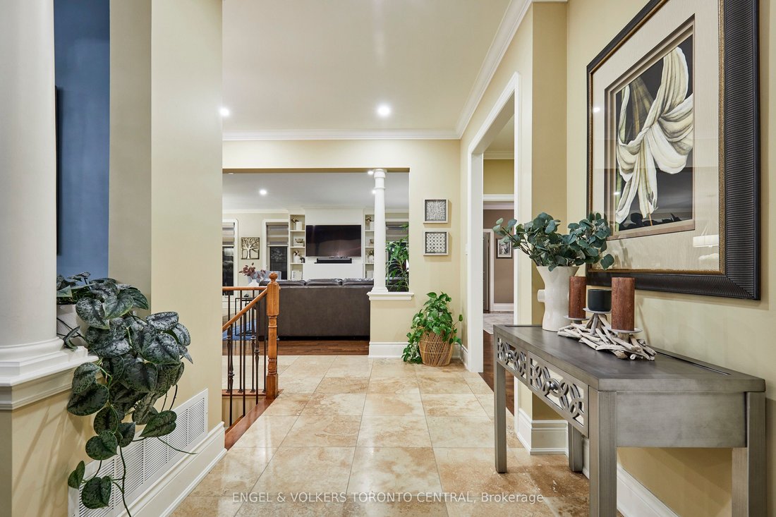 Updated Bungalow On 1 Acre Lot With Fenced Garden In Courtice, Ontario ...