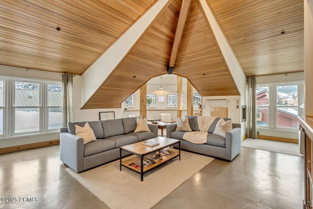 Upgraded Top Floor Corner Condo In Empire In Park City, Utah, United ...