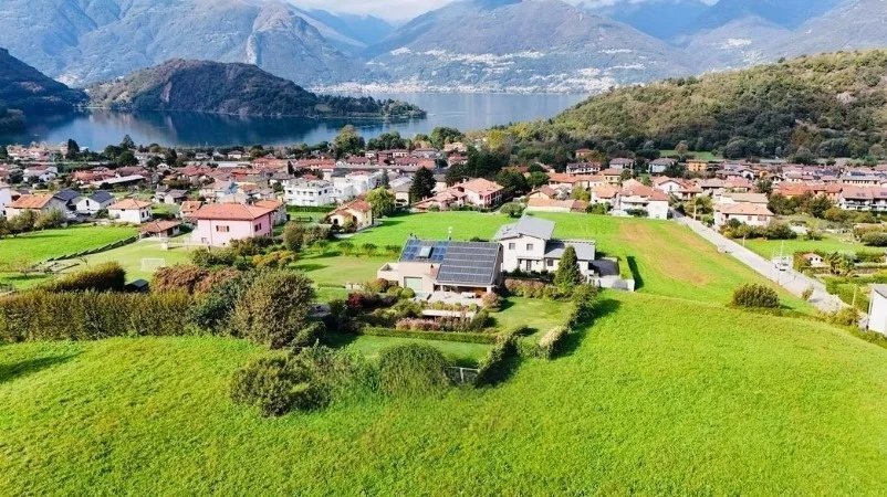 Villa In Colico, Surrounded By Greenery And In Colico Piano, Lombardy ...