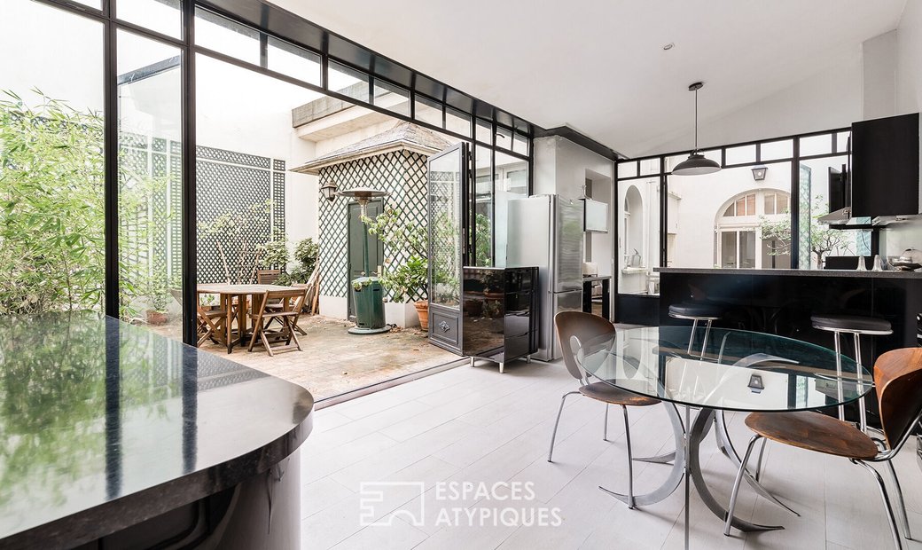 Duplex With Outdoor Spaces Triangle D'or In Paris, île De France ...