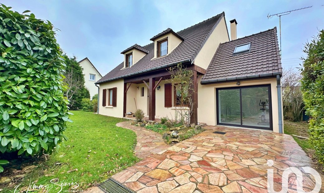 Vente Maison Traditionnelle 6 Pièces In Sucy En Brie, île De France ...