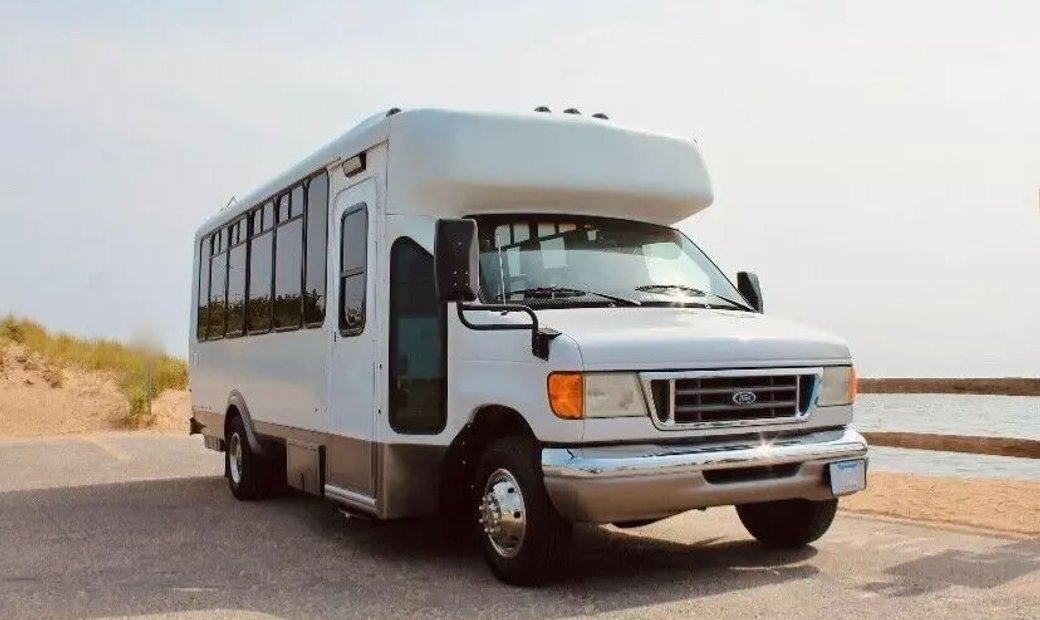 2004 Ford E450 In Tucson, Az, United States For Sale (15136314)