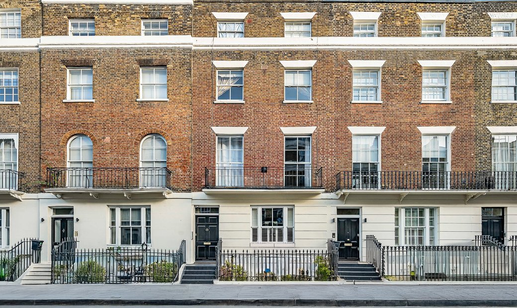 Beautifully Finished Apartment In The Heart In London, England, United ...