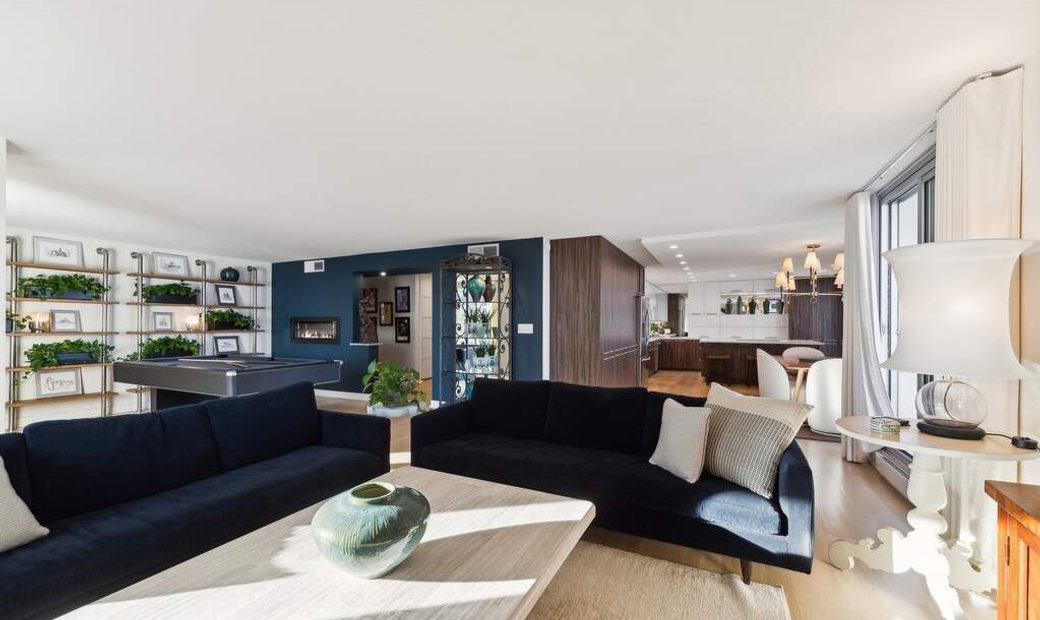 Masterpiece Overlooking Lake Michigan In Chicago, Illinois, United ...