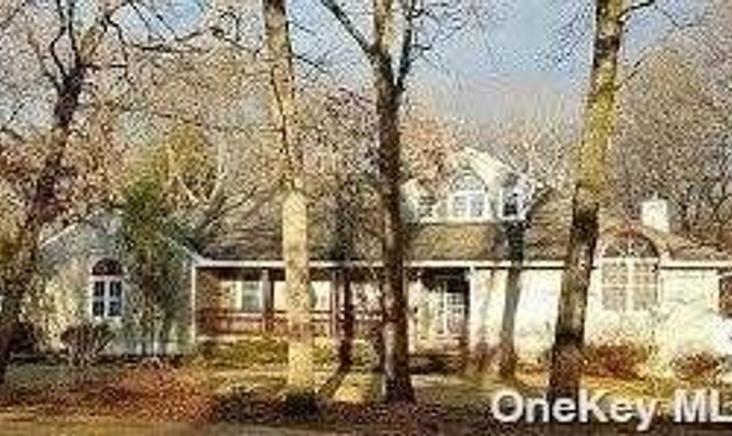 Gorgeous Four Bedroom Ranch Home In Eastport, New York, United States ...