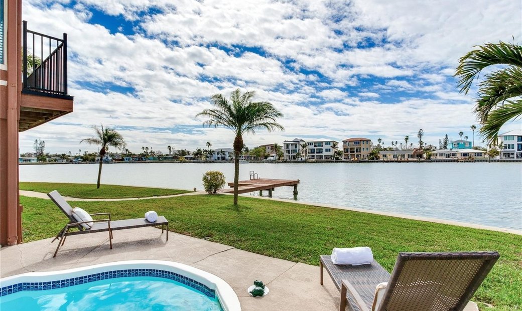 Elevated Luxury Waterfront Estate With In Madeira Beach, Florida ...