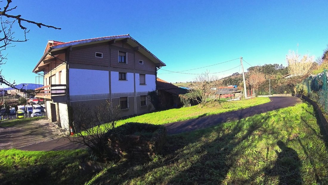 House In Berango With 1000m² Plot And 580m² In Berango, Basque Country ...