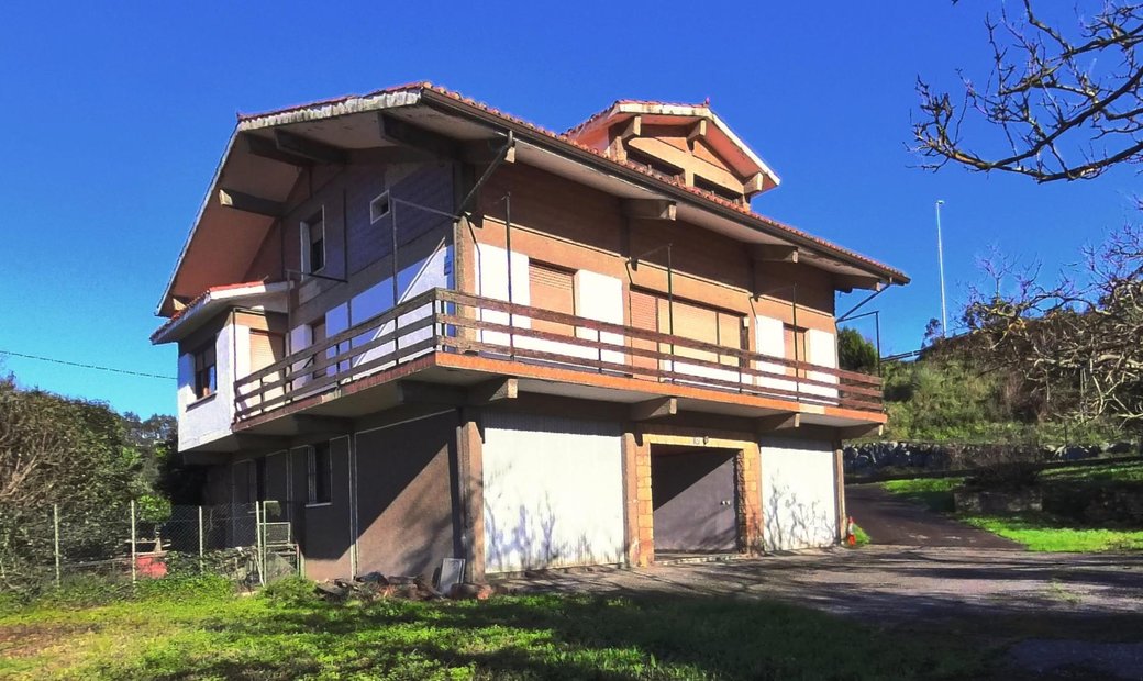 House In Berango With 1000m² Plot And 580m² In Berango, Basque Country ...
