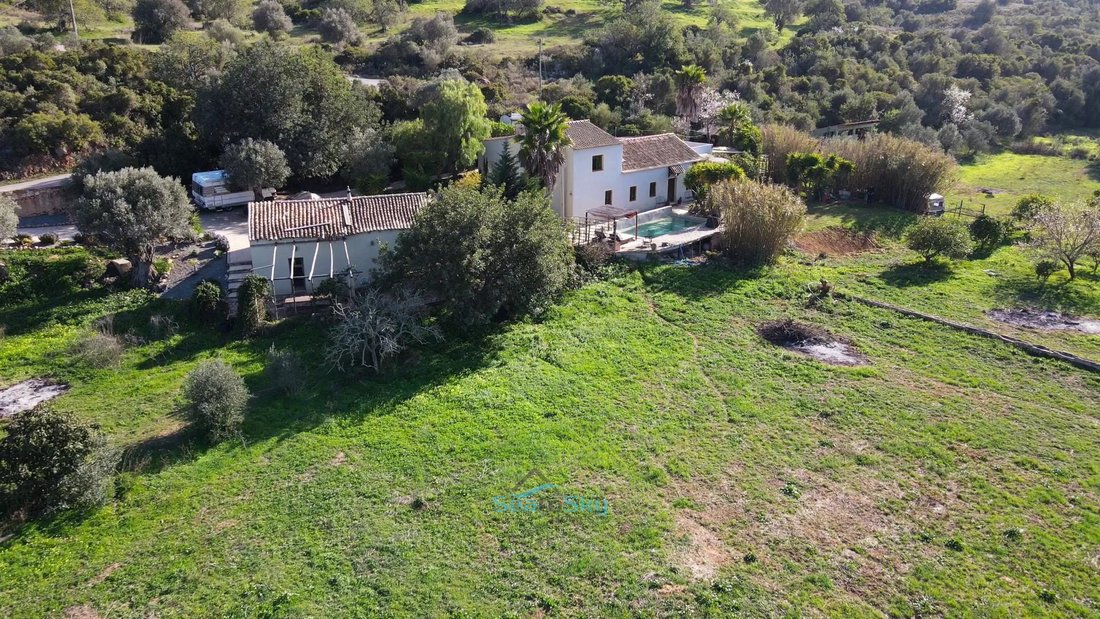 Beautiful Bohemian Farmhouse Located A Short Drive In Guia, Algarve ...