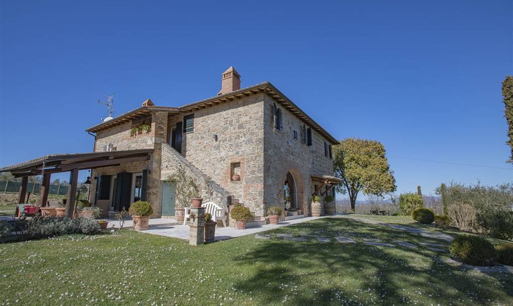Rustico Chiusi In Chiusi Scalo, Tuscany, Italy For Sale (15142024)