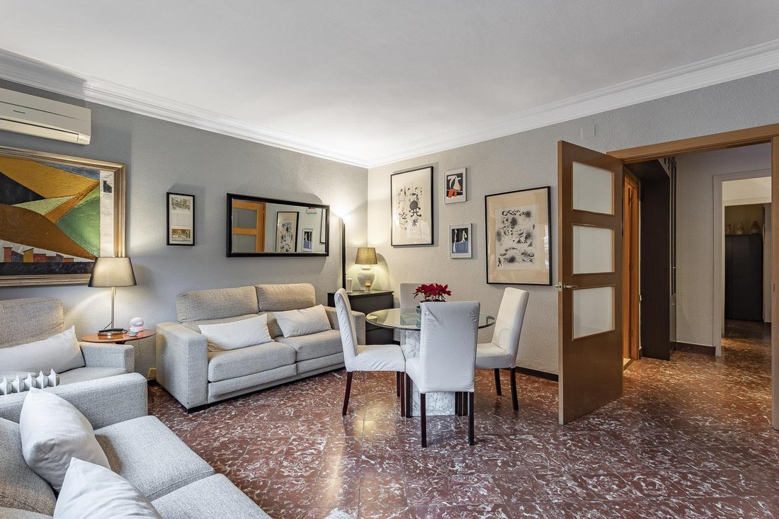 Barcelona Flat In Barcelona, Catalonia, Spain For Sale (15147318)