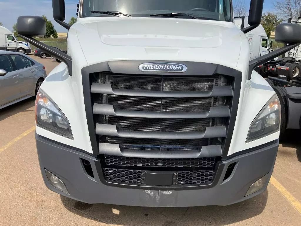 2020 Freightliner Cascadia In Mc Henry, Il, United States For Sale ...