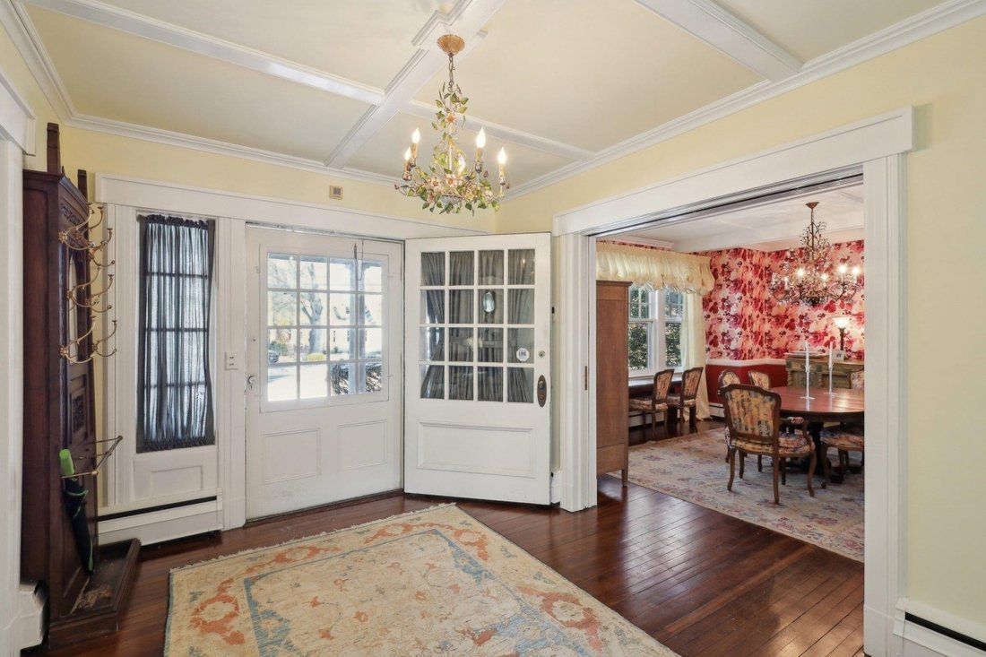 Wonderful Circa 1909 Colonial Home In East Williston, New York, United ...