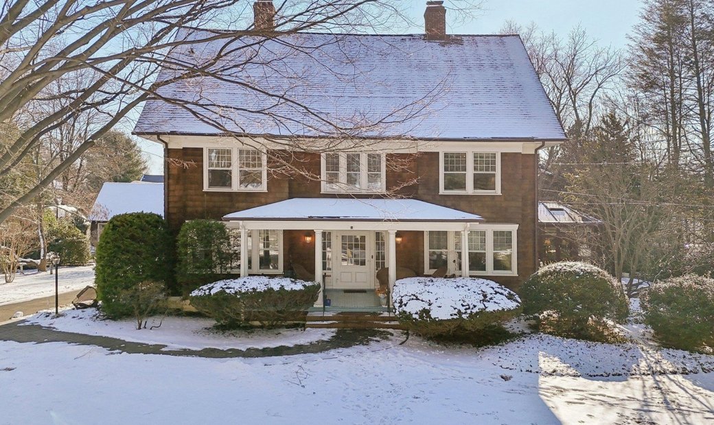 Wonderful Circa 1909 Colonial Home In East Williston, New York, United ...