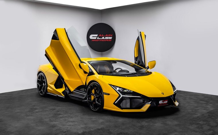 Black And Yellow Lamborghini Revuelto