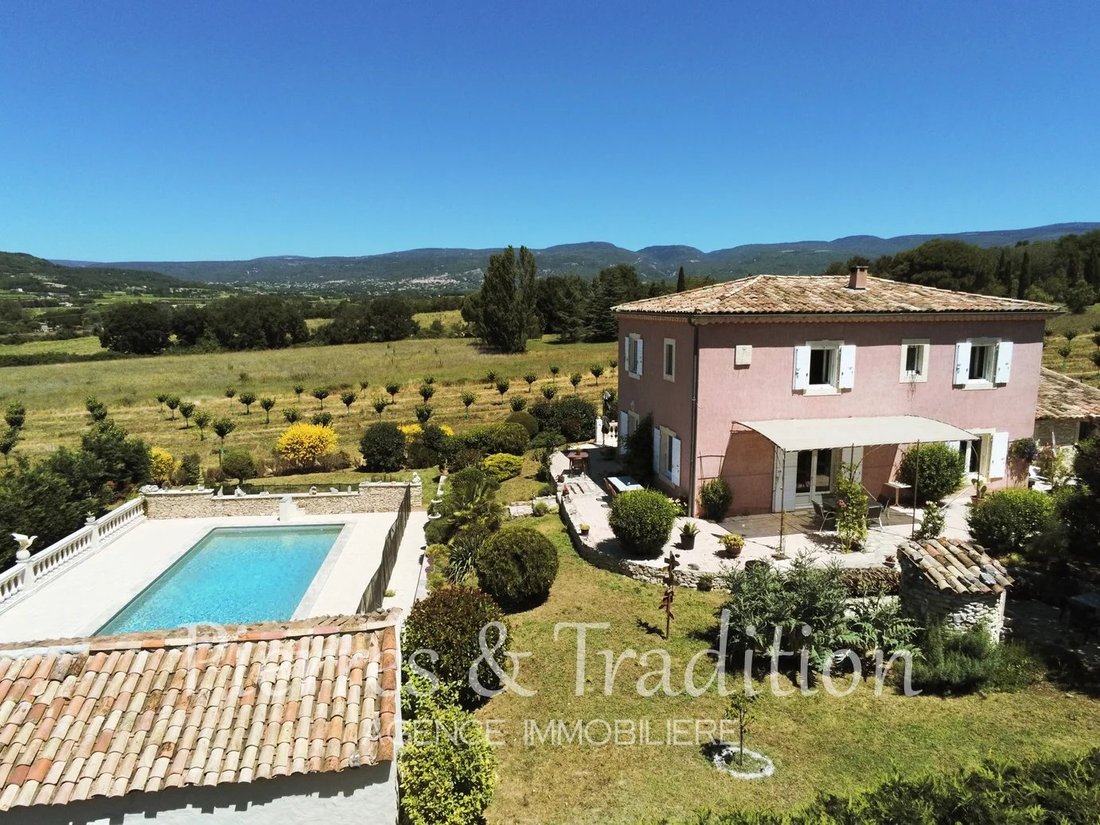 Apt Luberon Beautiful Character In Apt, Provence Alpes Côte D'azur ...