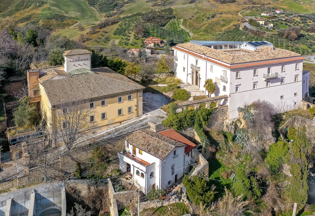 Gizzi Castle In Torre De' Passeri, Abruzzo, Italy For Sale (15166016)