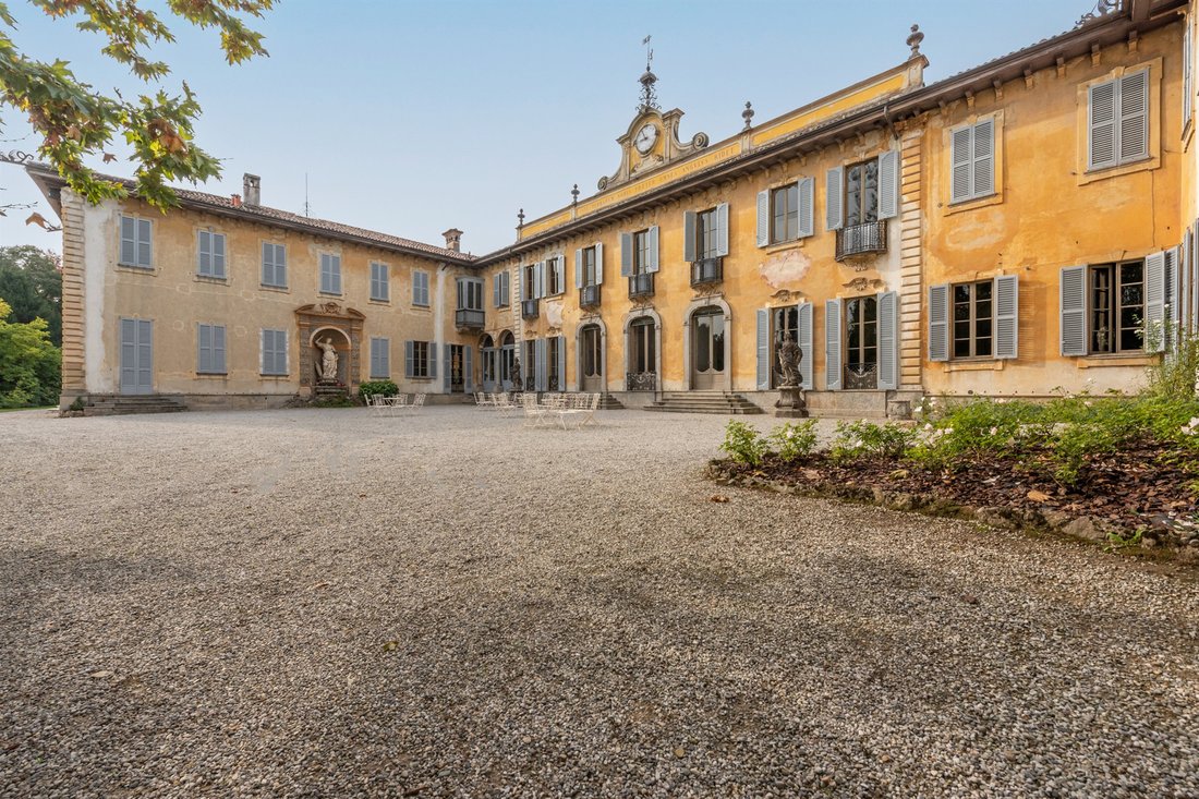 Prestigious Historic Mansion In The Lombard In Sartirana, Lombardy ...