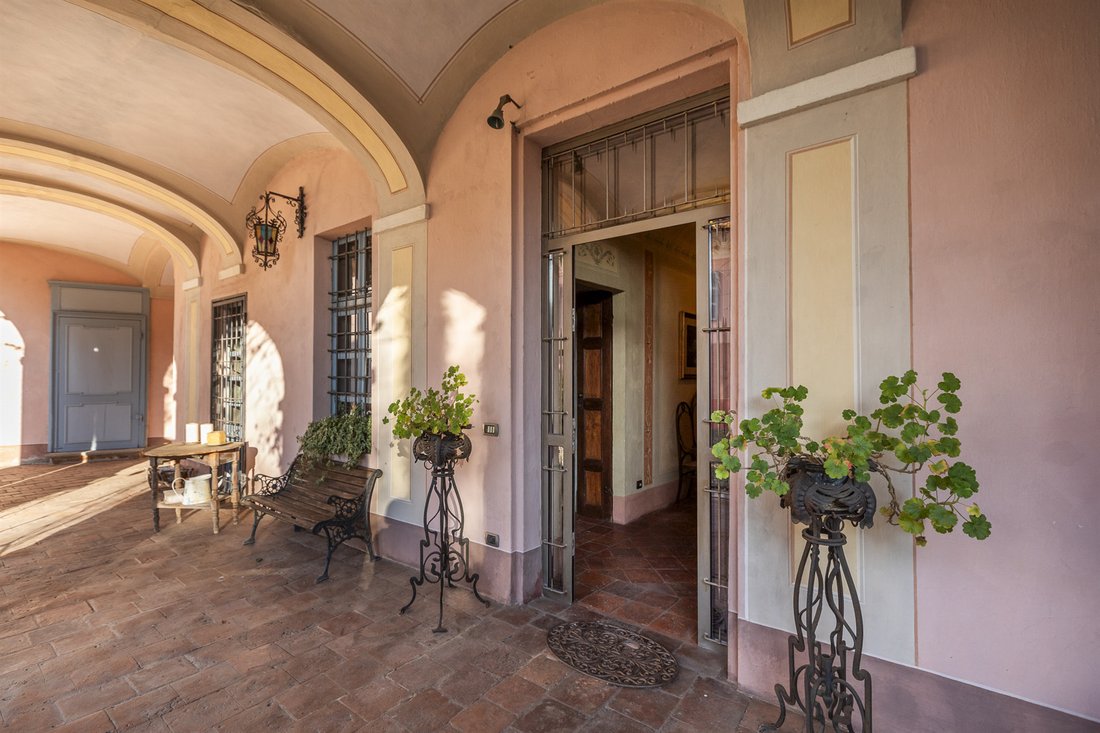 Luxury Baroque Palazzo With Easy Access To In Metropolitan City Of ...