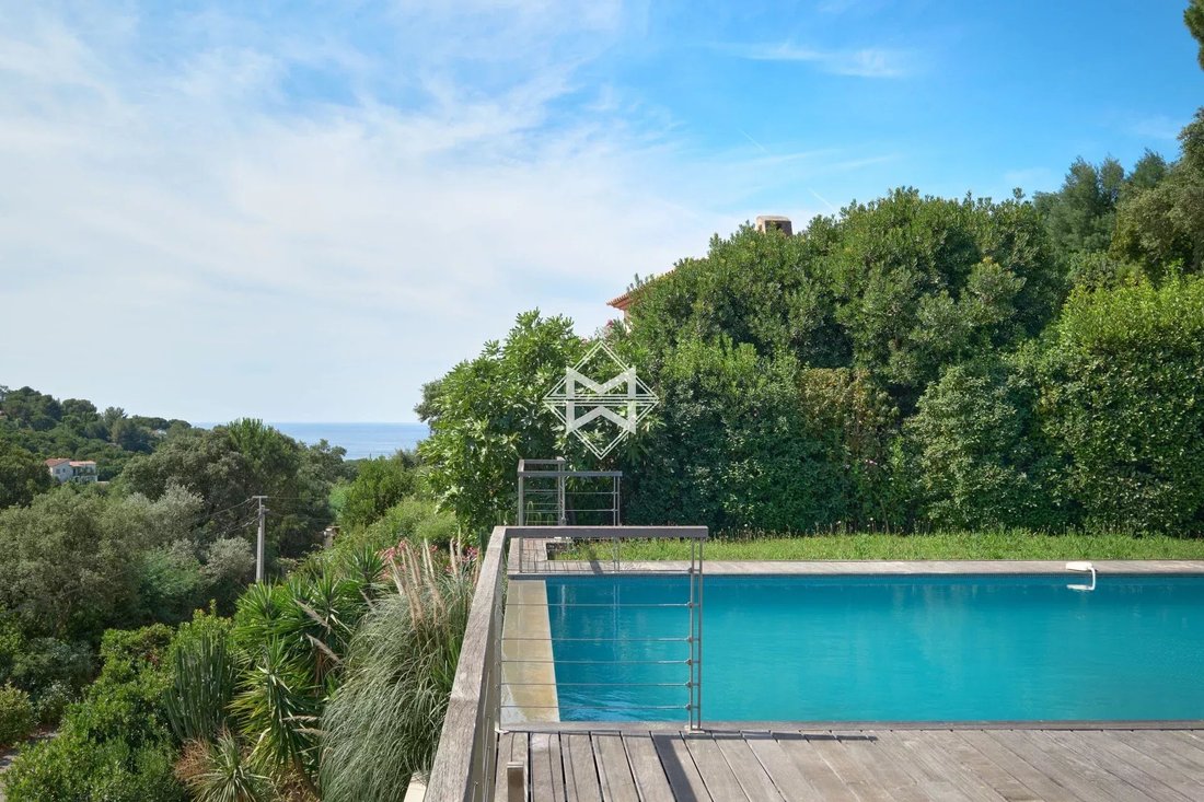 Villa De Lujo En Una En La Croix Valmer, Provenza Alpes Costa Azul ...