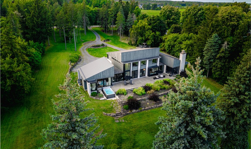 2.5 Acre Contemporary On The St. Lawrence River In Cornwall, Ontario ...