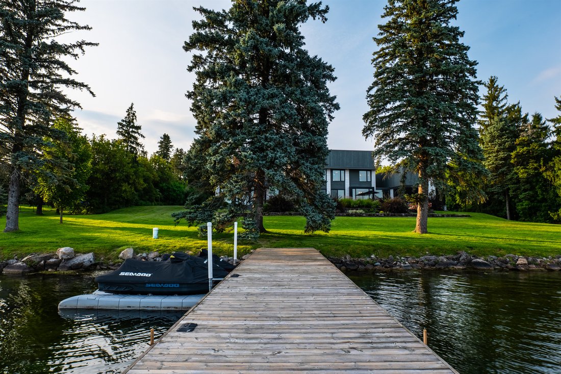 2.5 Acre Contemporary On The St. Lawrence River In Cornwall, Ontario ...