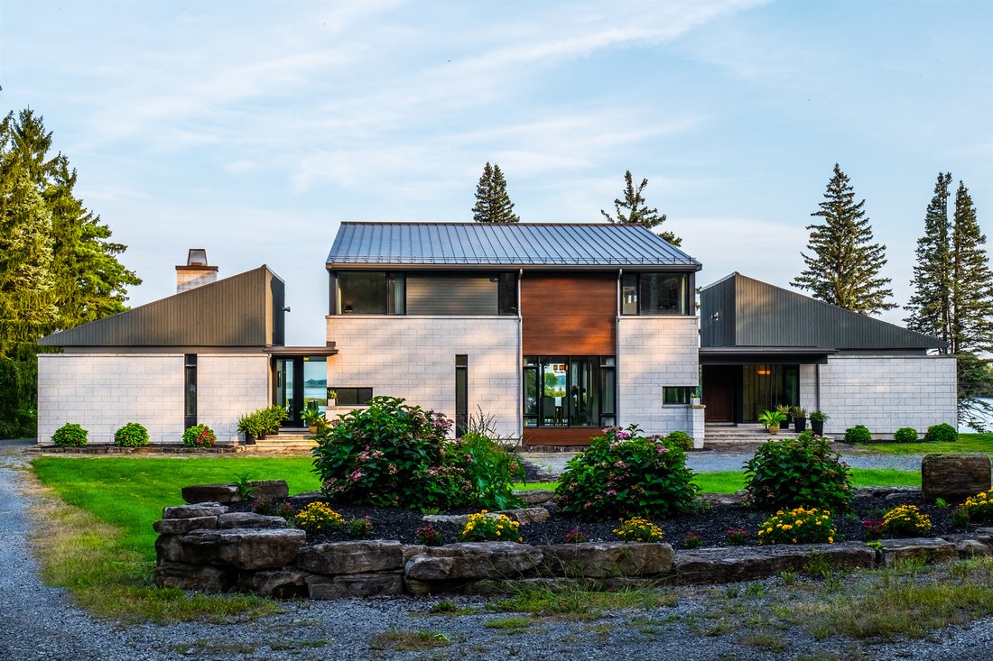 2.5 Acre Contemporary On The St. Lawrence River In Cornwall, Ontario ...