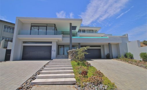 Luxury estates with pool for sale in Cape Farms, Cape Town, Western ...