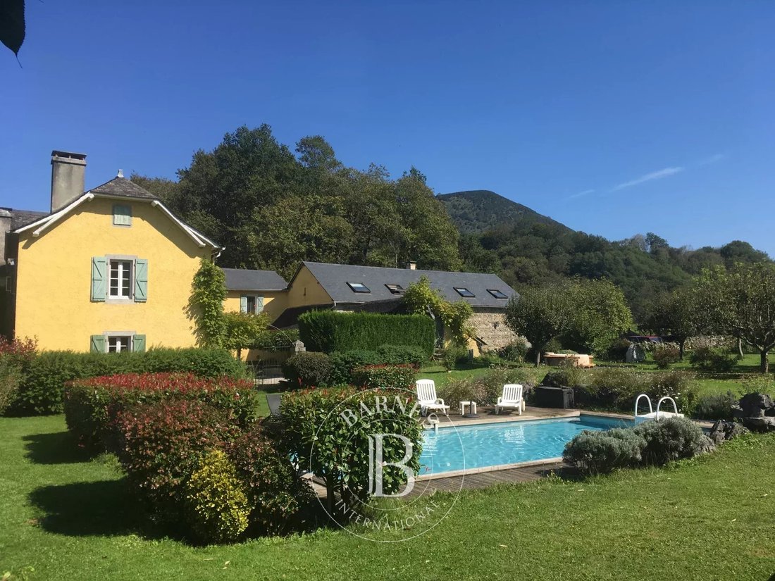 Pretty Farm House And Outbuildings At The In Issor, Nouvelle Aquitaine ...