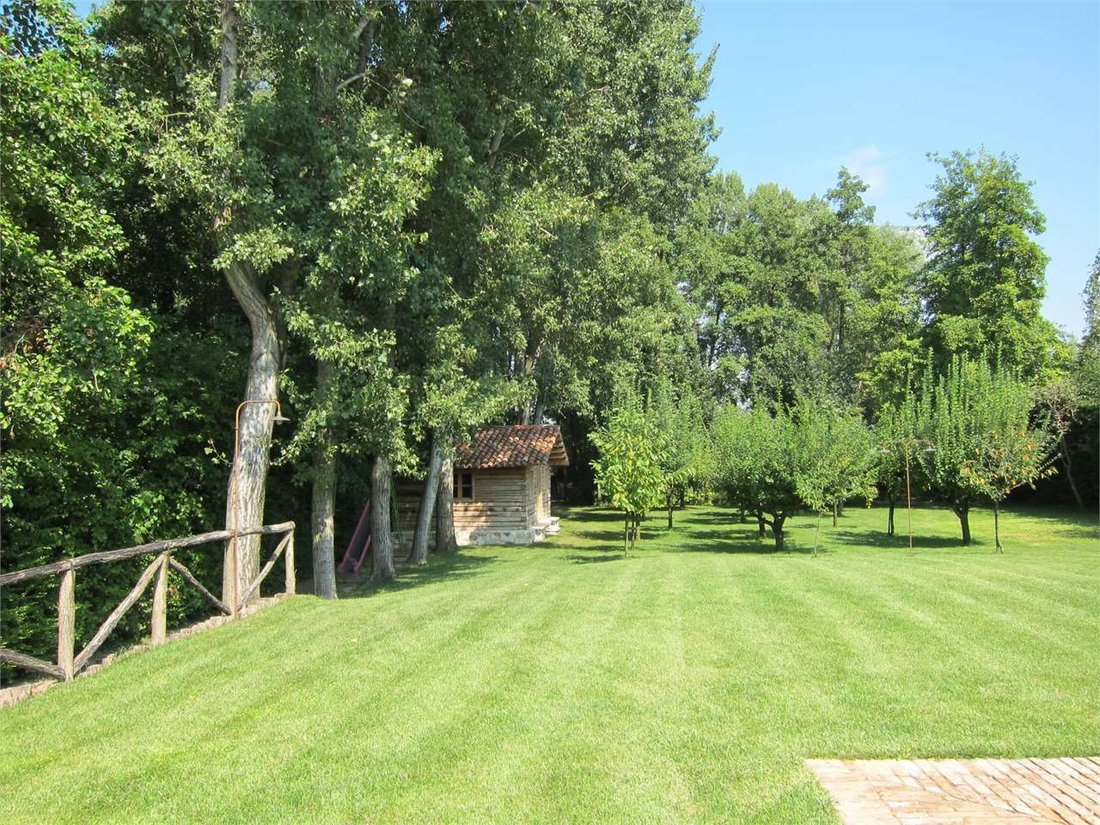 Elegant Country Villa With Park And Pool In The Venetian In Veneto ...