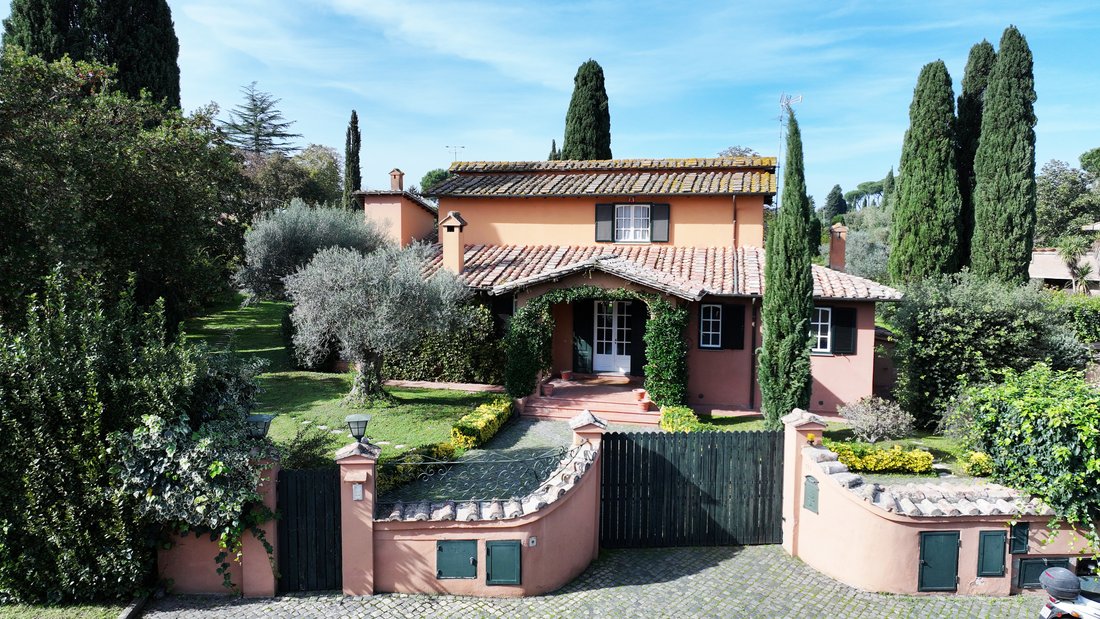 Detached Villa Olgiata In Roma, Italy For Sale (15173420)