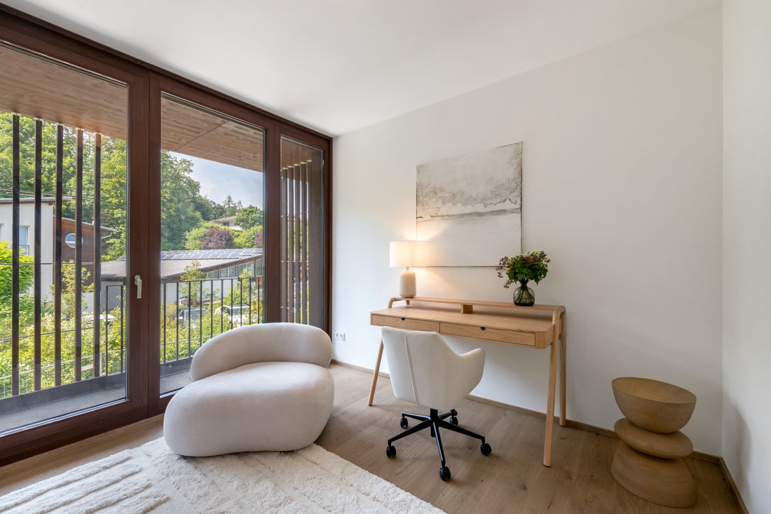 Neubau: Modernes Eckhaus Mit Galerie Am Starnberger See In Berg ...
