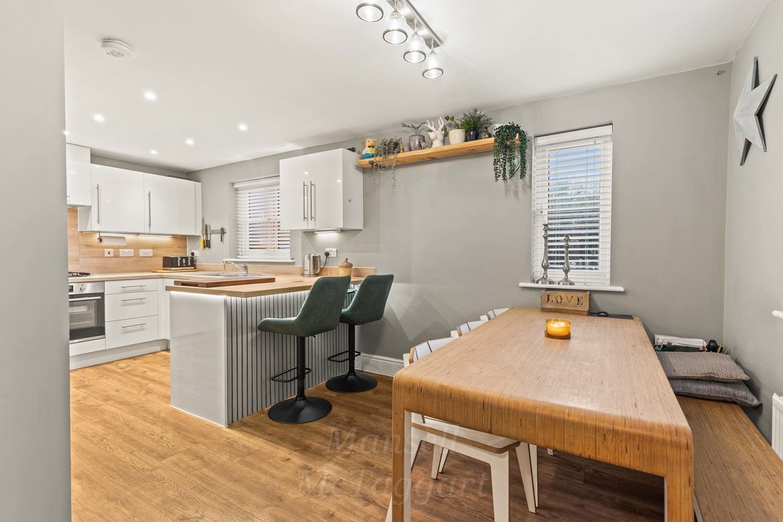 House Horley In Horley, England, United Kingdom For Sale (15175976)